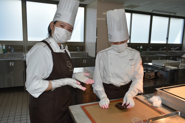 有平糖～食べる飴～＆2回目の飴細工 - 日本菓子専門学校