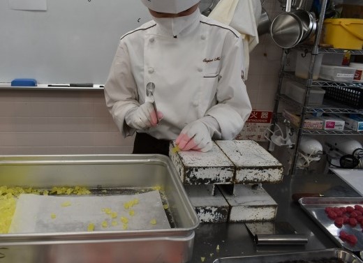 有平糖～食べる飴～＆2回目の飴細工 - 日本菓子専門学校